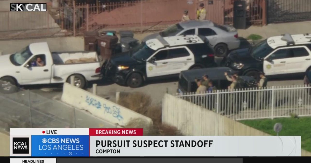 Compton pursuit suspect: Home evacuations - CBS Los Angeles