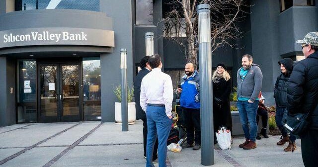 Silicon Valley Bank customers seek answers after bank's sudden collapse ... Silicon Valley Bank customers seek answers after bank's sudden collapse ...