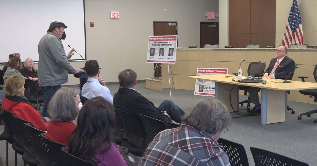 Residents sound off about DTE, power outages at Commerce Township town ...