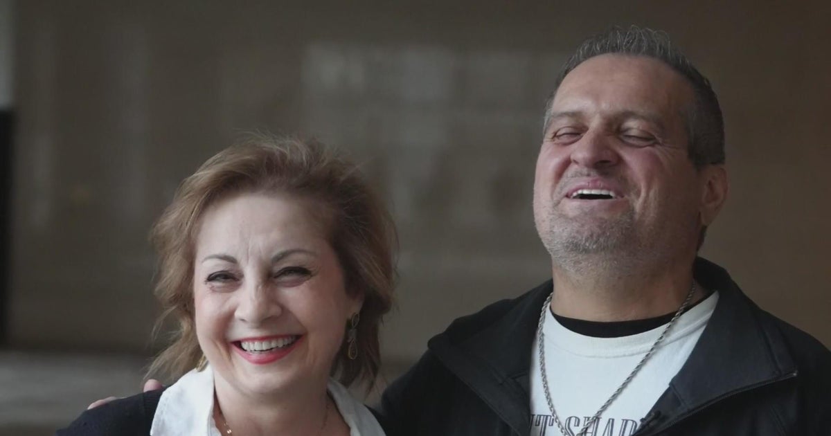 Recipients life-saving double lung transplant share story - CBS Chicago