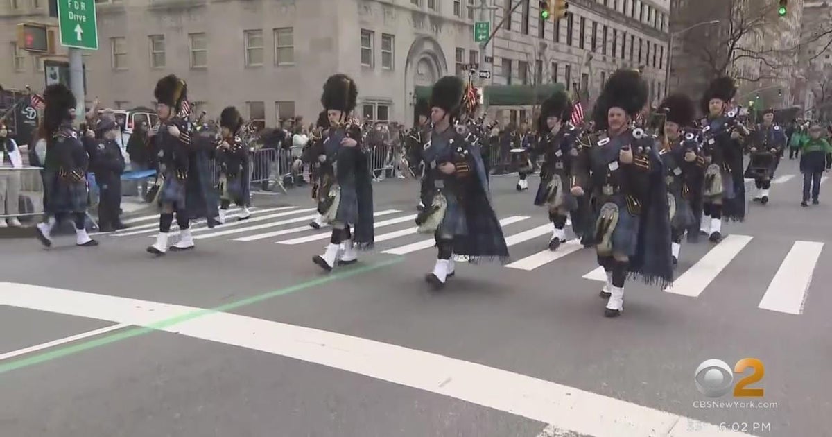 Crowds pack Midtown for New York City's St. Patrick's Day Parade - CBS ...