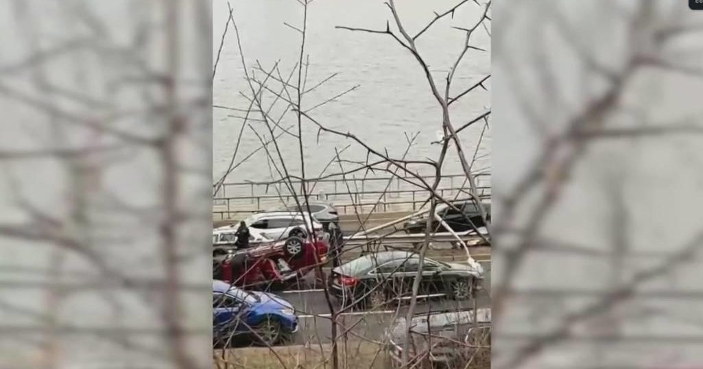 Four Hospitalized After 2 Cars Flip In Crash On Henry Hudson Parkway