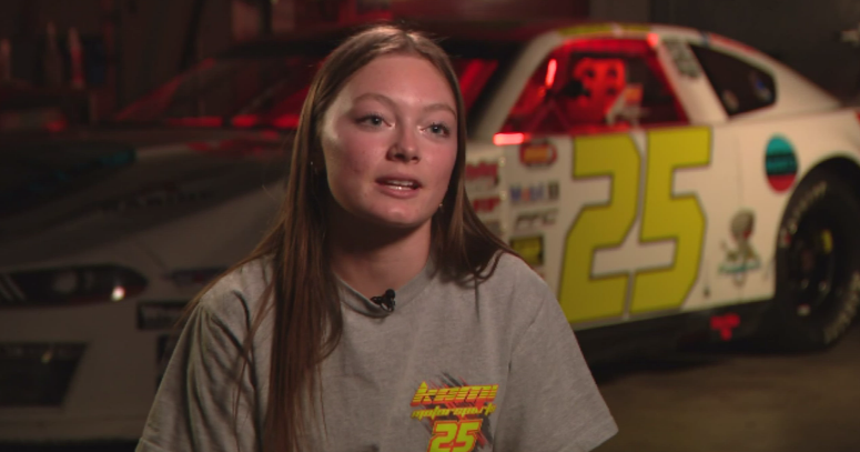 McHenry teen holds her own in male-dominated sport - CBS Chicago