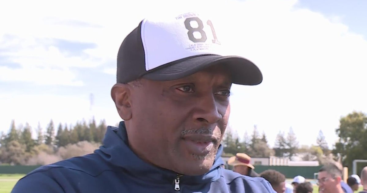 Raider legend Tim Brown coaches local youth at 22nd Football Mentor ...