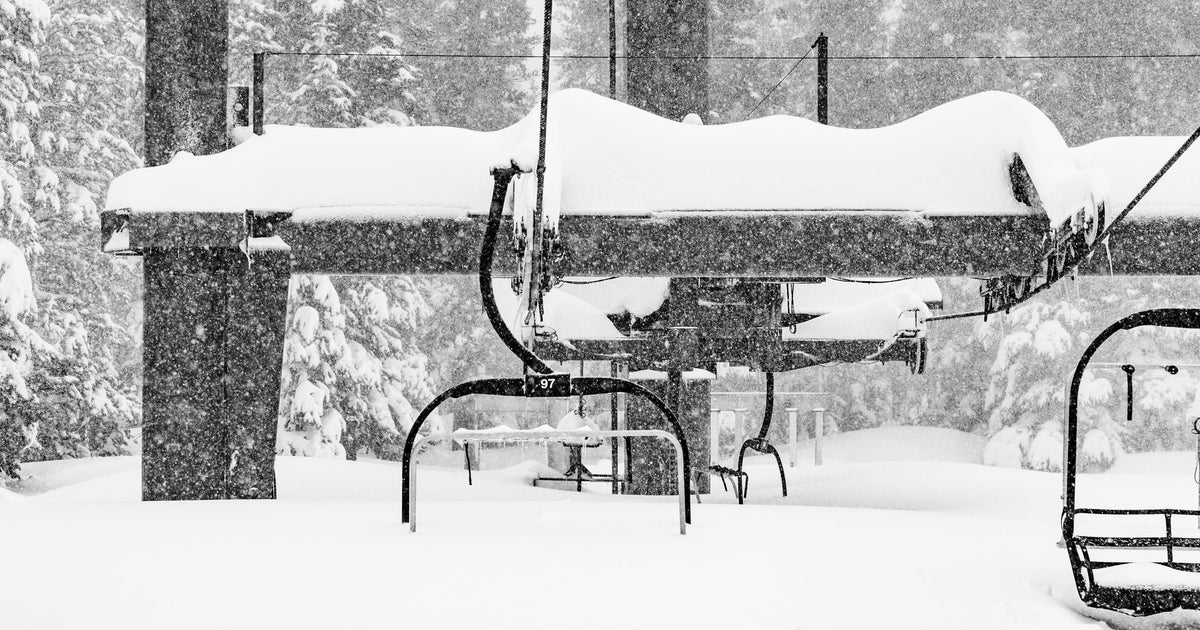 Mammoth Mountain exceeds all-time snowfall record - CBS Los Angeles