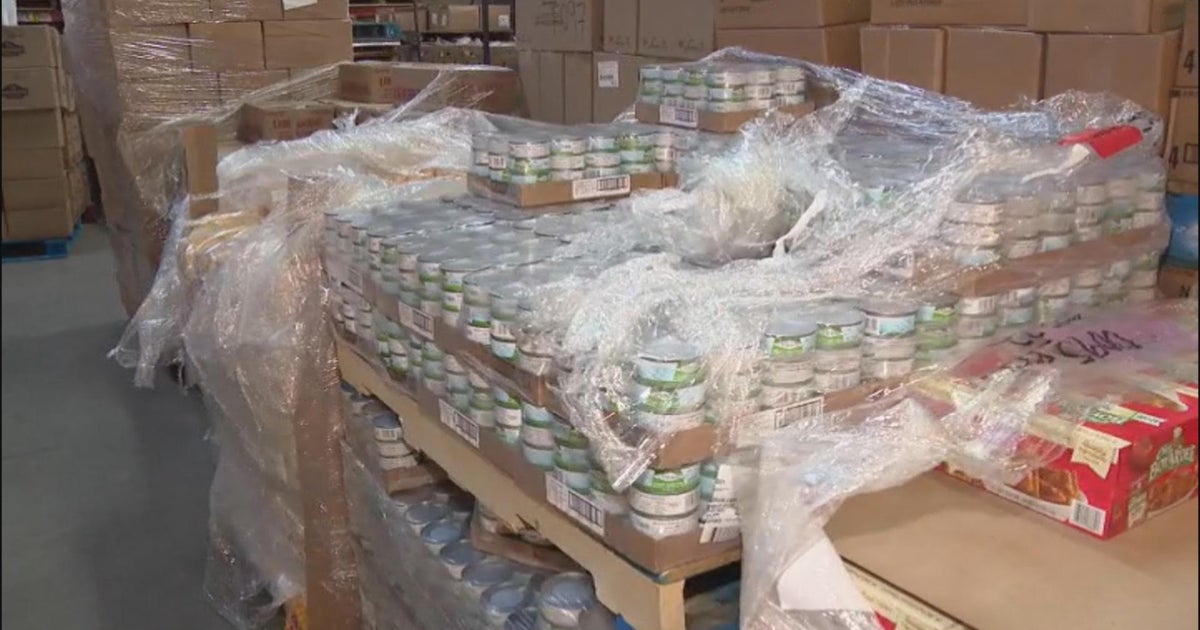 Food banks prepare for "Hunger Cliff" as CalFresh benefits expire - CBS ...