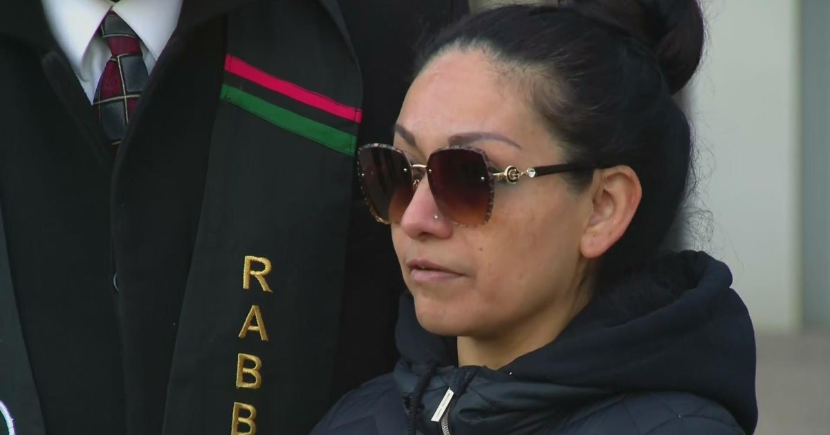 Mother of Adam Toledo renews call for officer who shot and killed him ...