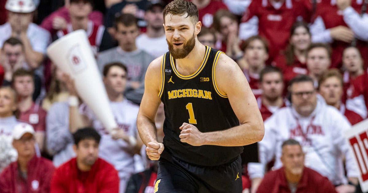 Michigan center Hunter Dickinson enters the transfer portal - CBS Detroit
