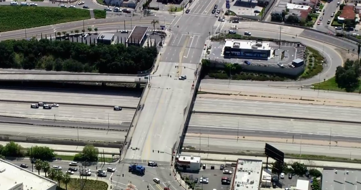 Robbery suspect killed during shootout with police; 10 Freeway reopened ...