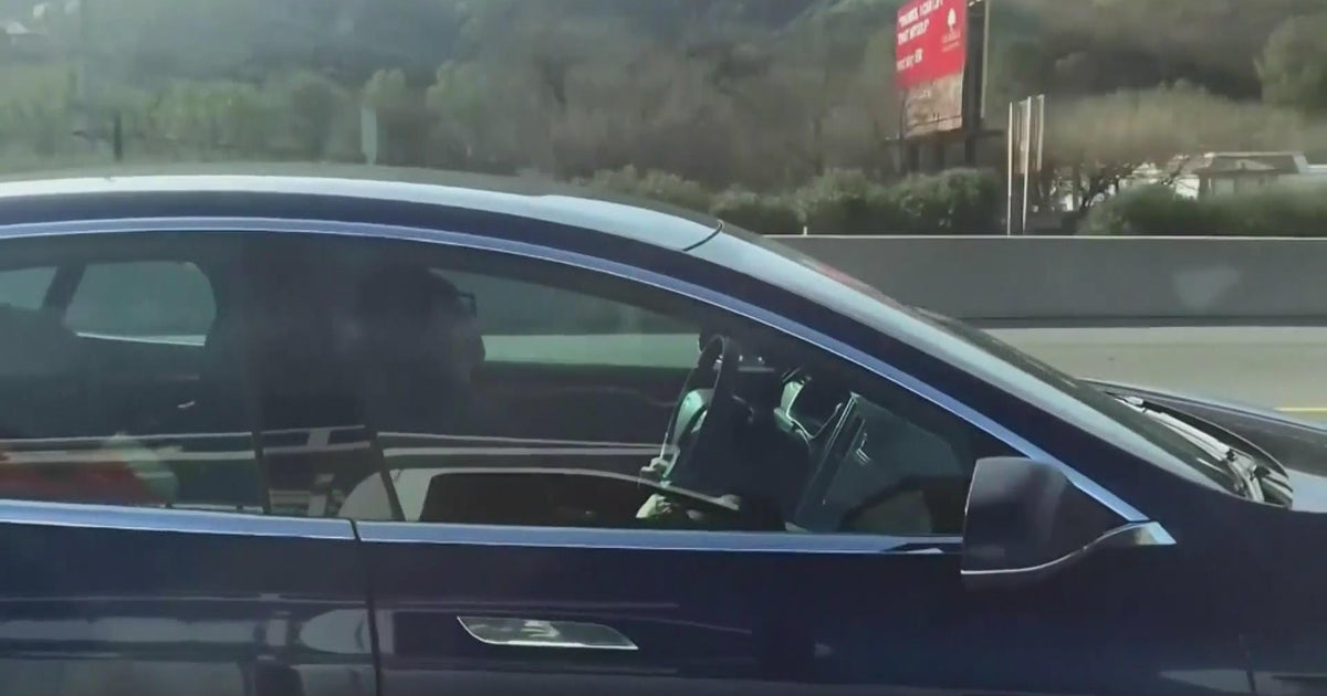 Survey shows drivers anxious about self-driving cars - CBS Pittsburgh