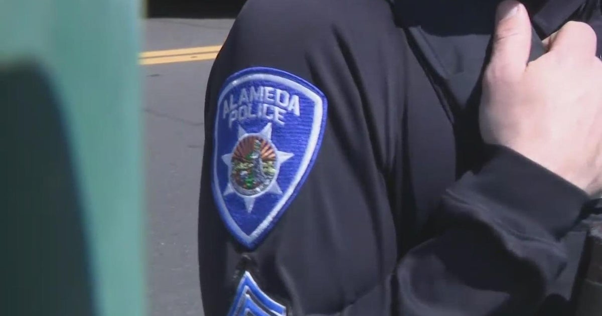 Alameda PD signs off on $75,000 hiring bonus - CBS San Francisco