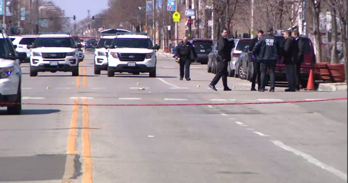 Humboldt Park shooting leaves 1 dead, 2 wounded - CBS Chicago