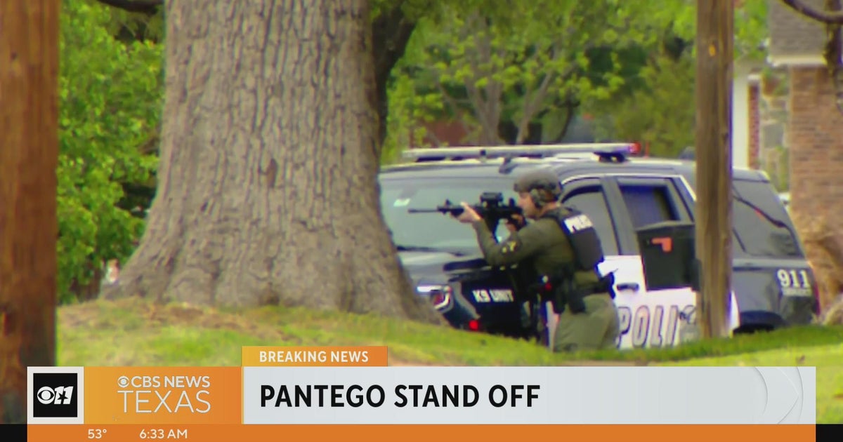 SWAT standoff continues in Pantego neighborhood - CBS Texas