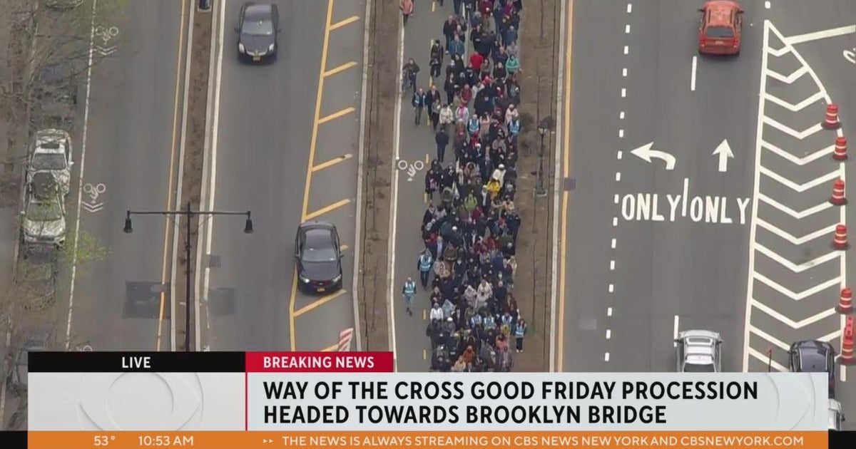 Way of the Cross procession travels across Brooklyn Bridge - CBS New York