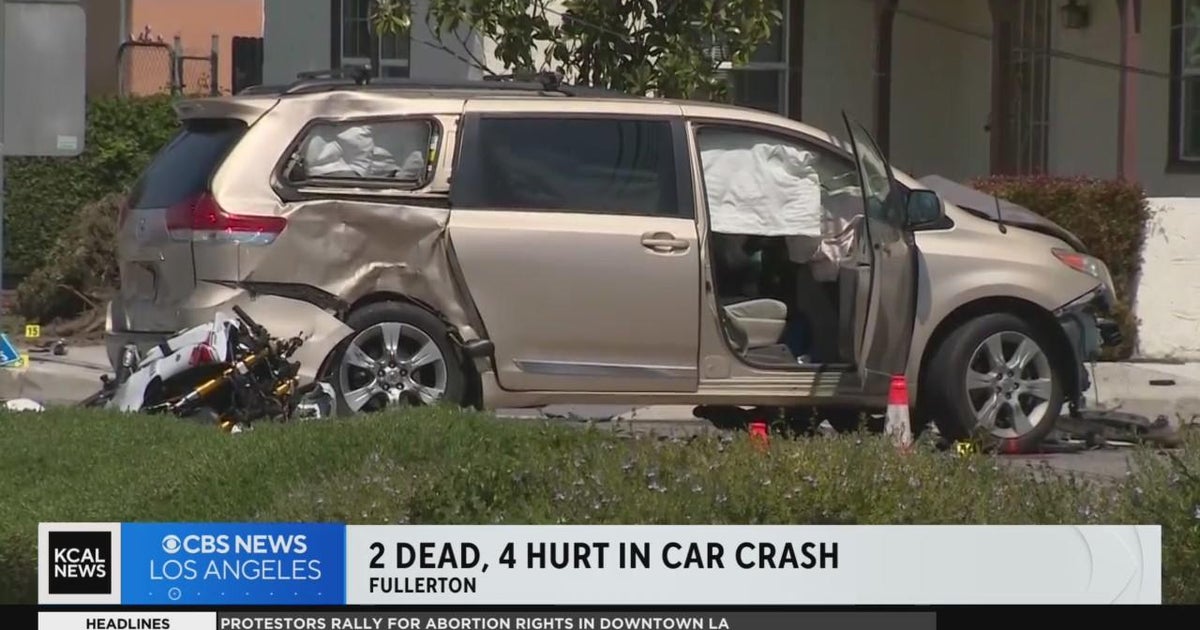 Motorcyclist, pedestrian killed in multi-vehicle crash in Fullerton ...