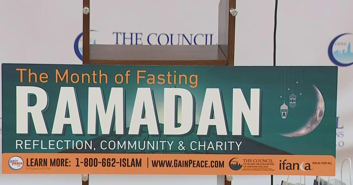 Billboard will aim to educate Chicagoans about Ramadan - CBS Chicago
