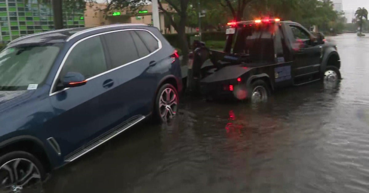 Severe weather: Drenching rains bring flash flood warnings for Miami ...