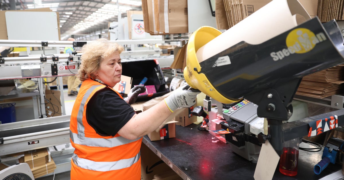 Amazon worker injury rates improved slightly, but are still higher than ...