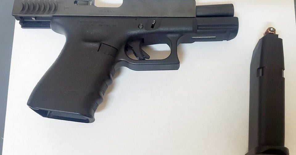 12-year-old brings loaded gun to school in East Chicago - CBS Chicago