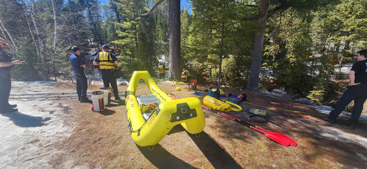 Duluth fire rescues two teens swept down Lester River - CBS Minnesota