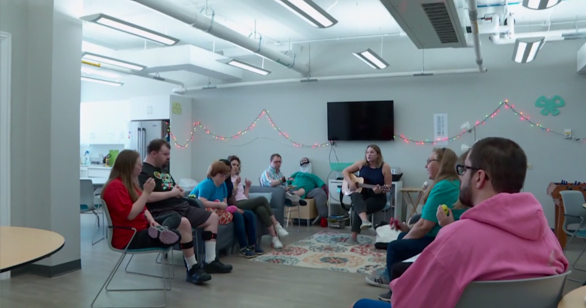 Rec & Roll program for adults with special needs - CBS Chicago