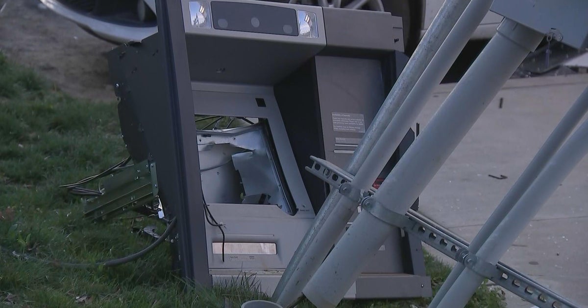 VIDEO: Thieves wrap chain around ATM, try to get away - CBS Philadelphia