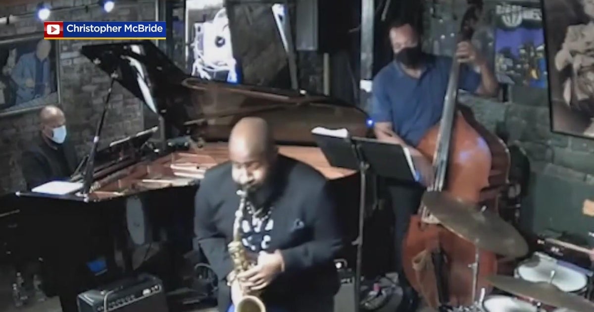 Christopher McBride visiting Homewood Flossmoor High School - CBS Chicago