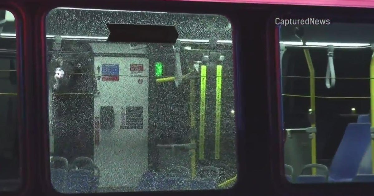 Shots fired at CTA bus - CBS Chicago