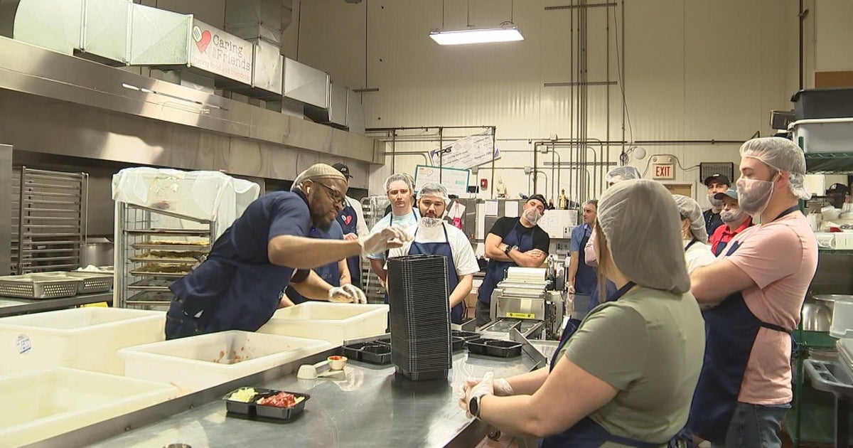 Caring for Friends volunteers aim to keep Philadelphia fed - CBS ...
