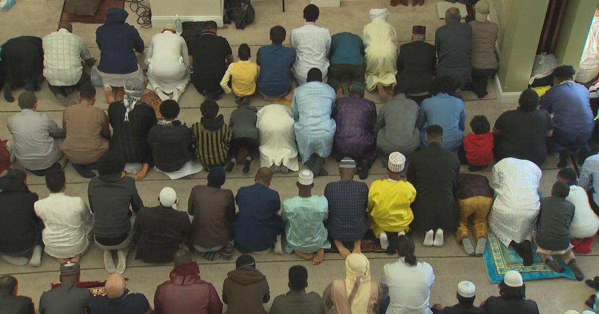 Muslims celebrate Eid Al-Fitr, the end of Ramadan, at Islamic Society ...