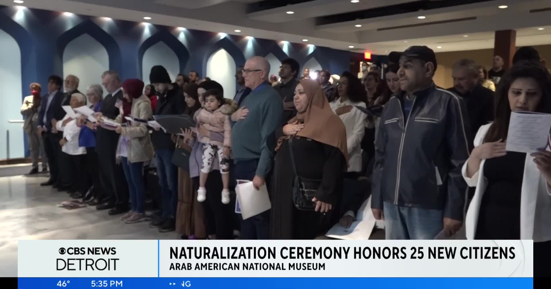 Naturalization ceremony in Metro Detroit honors 25 citizens - CBS Detroit