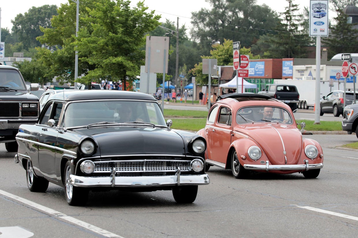 2 Michigan car shows named among best in US - CBS Detroit