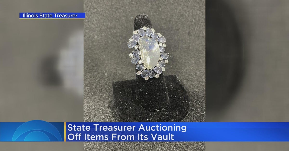 Illinois state treasurer auctioning off items from its vault - CBS Chicago