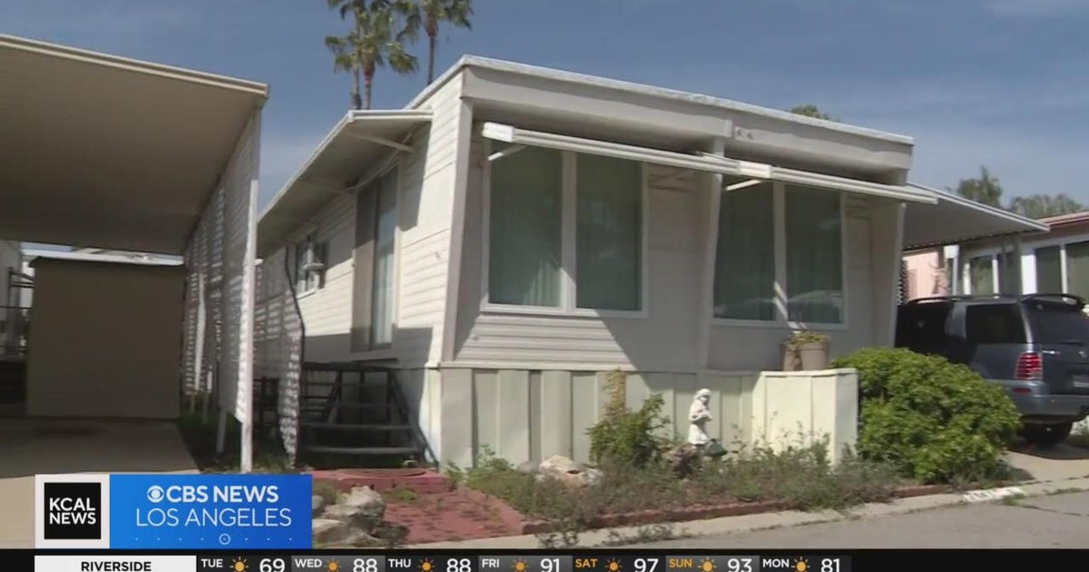 Thousand Oaks seniors fight to keep their homes - CBS Los Angeles