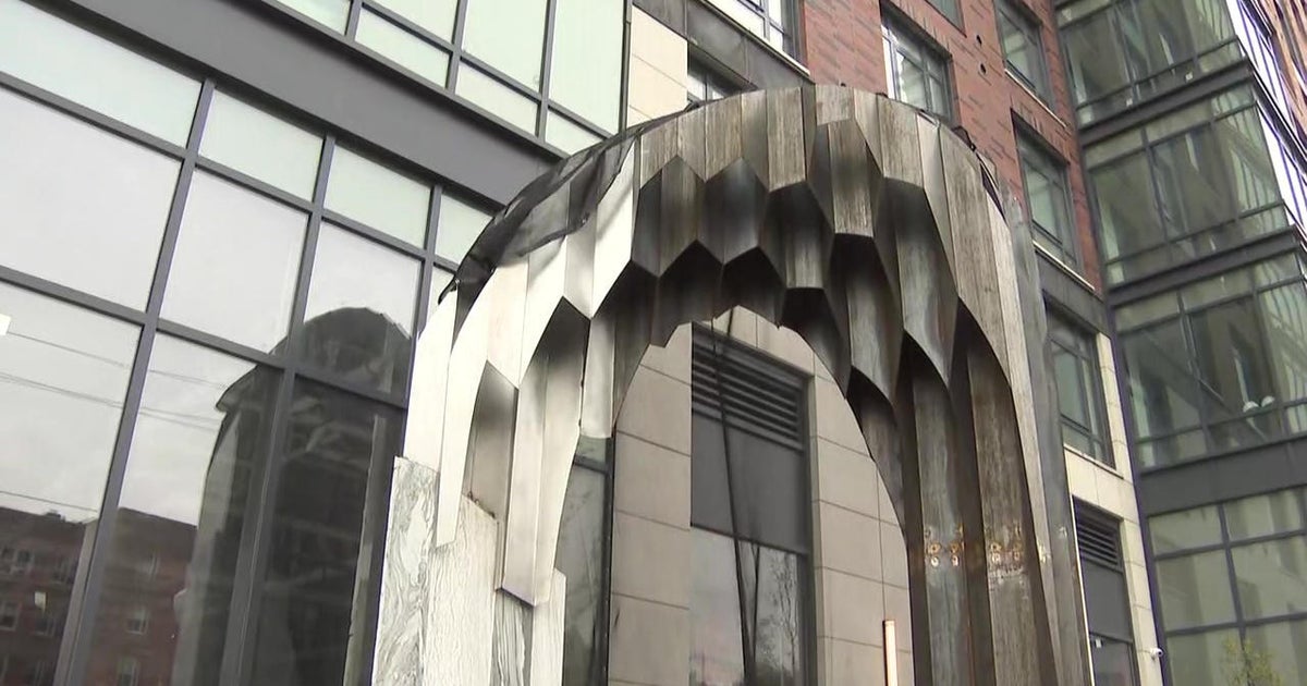 Late rapper Heavy D honored with statue in Mount Vernon - CBS New York