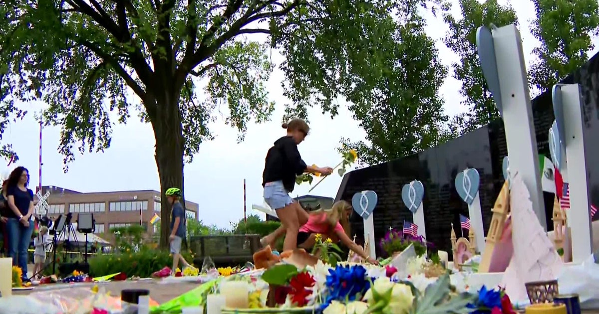 Teen rock musicians coming together for Highland Park fundraiser - CBS ...