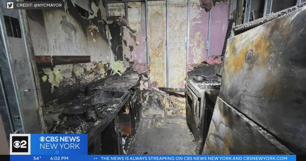 Mother 2 Young Daughters Killed In Brooklyn Apartment Fire Cbs New York
