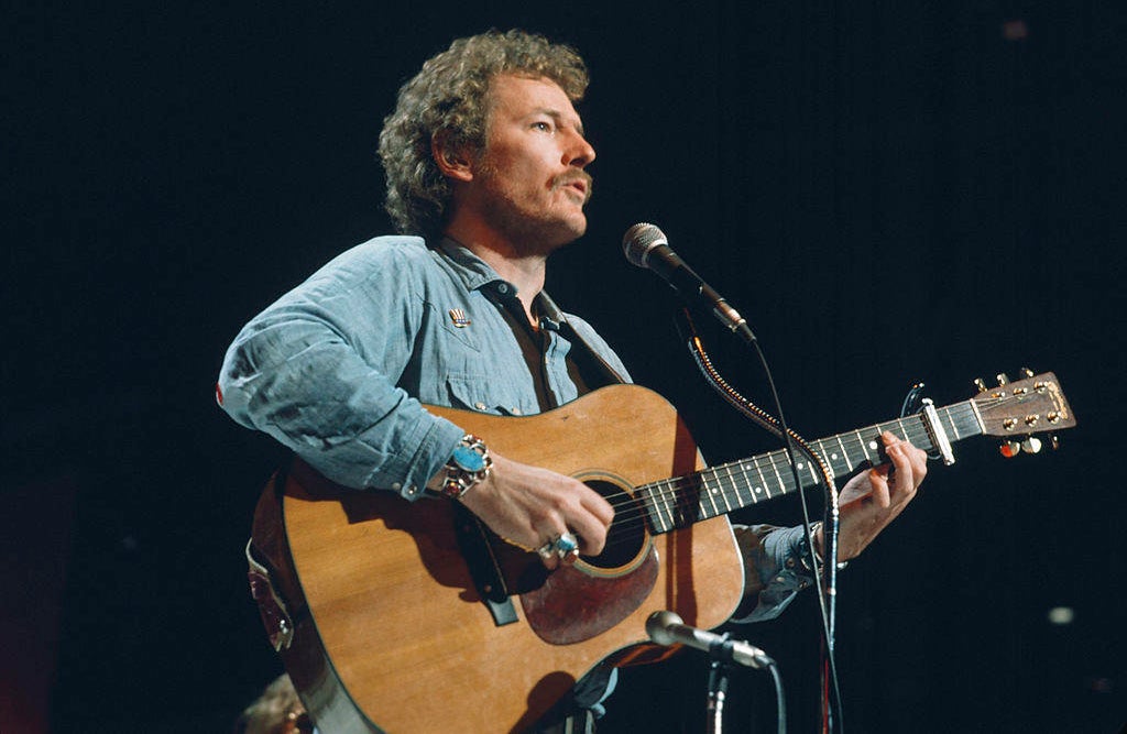 Gordon Lightfoot, "Wreck of the Edmund Fitzgerald" singer, dies at age ...