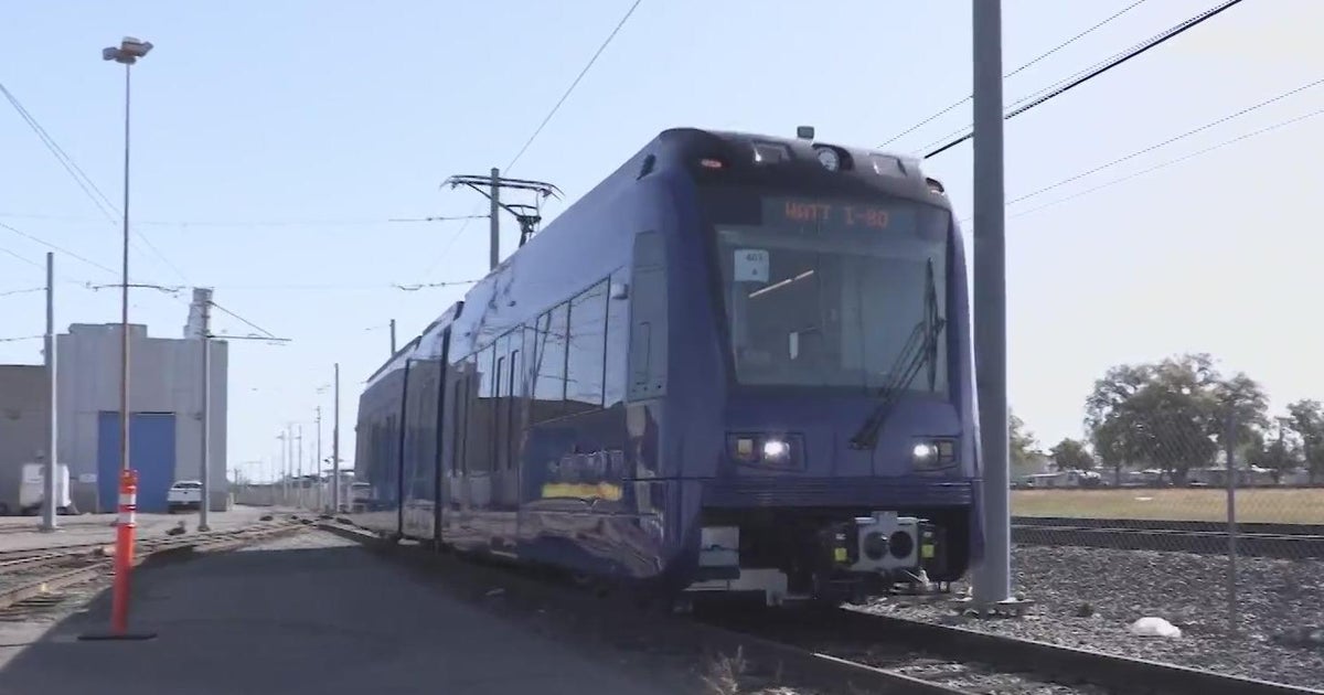 SacRT begins testing new light rail trains - CBS Sacramento