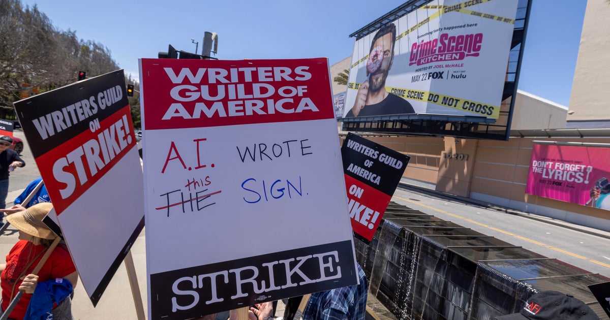 Writers strike wrapping up week 2 with no word of progress - CBS Los ...