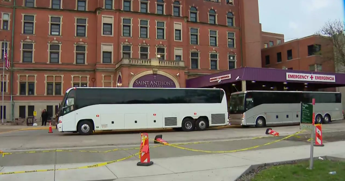 Organizers call for new facility for St. Anthony Hospital - CBS Chicago