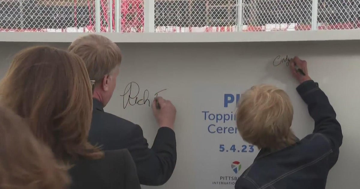 Guests sign final steel beam for new terminal project at Pittsburgh ...