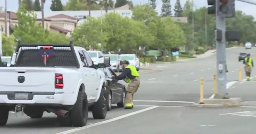 Roseville firefighters collect donations from drivers for their Fill ...
