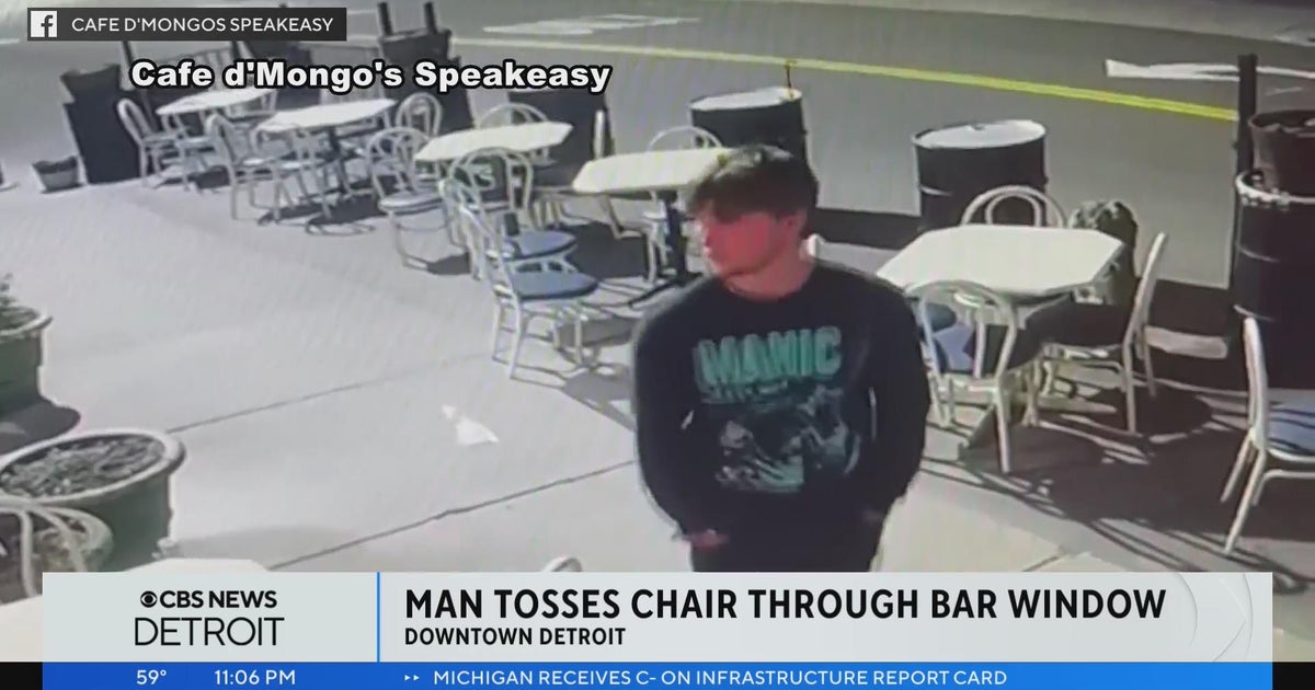 Surveillance video shows man smashing window with chair at Detroit bar ... Surveillance video shows man smashing window with chair at Detroit bar ...