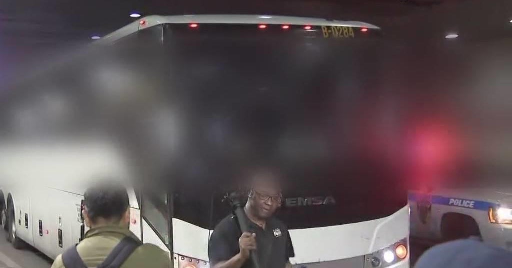 Asylum seekers arrive a Port Authority Bus Terminal hours after Title ...