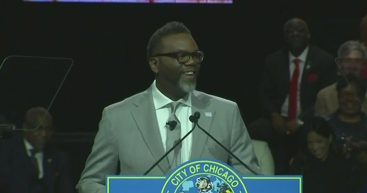Memorable moments in Mayor Brandon Johnson's inauguration - CBS Chicago