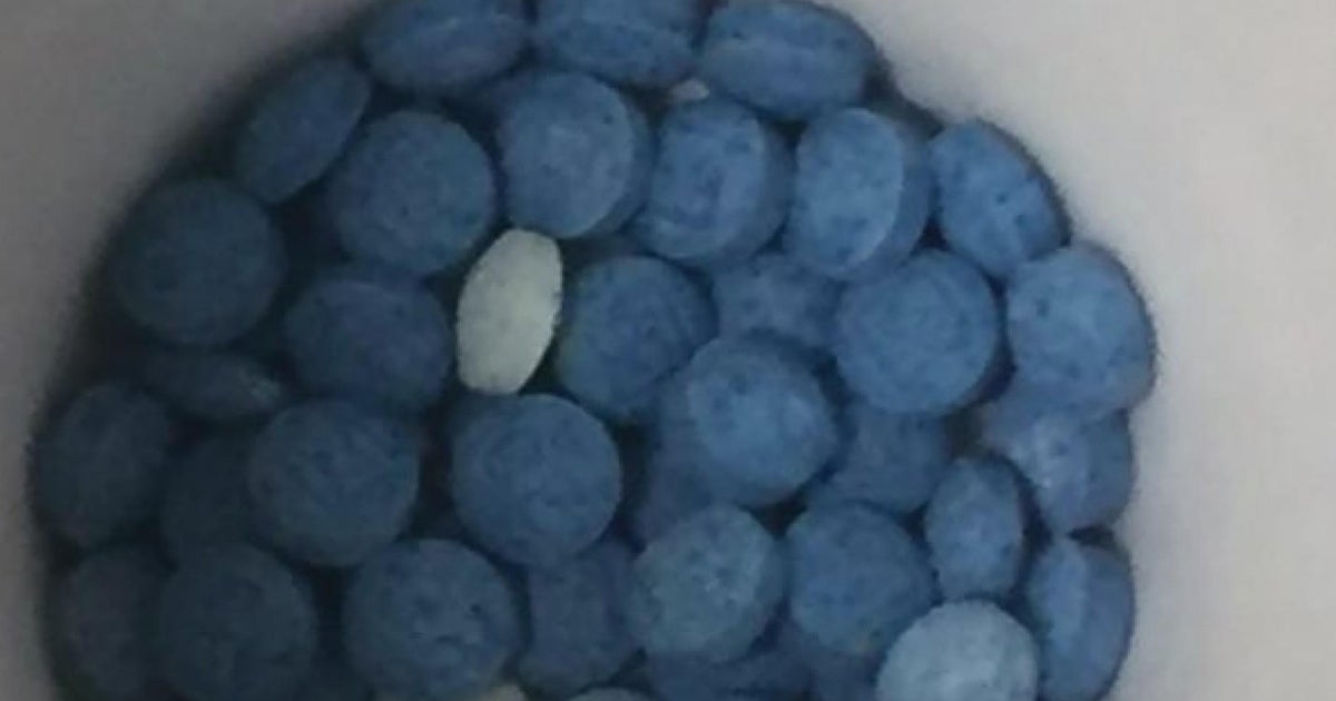 Secret tracker leads to Chicago fentanyl bust - CBS Chicago