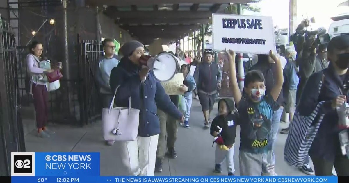 Brooklyn parents ask city to consider other spaces for asylum seekers ...