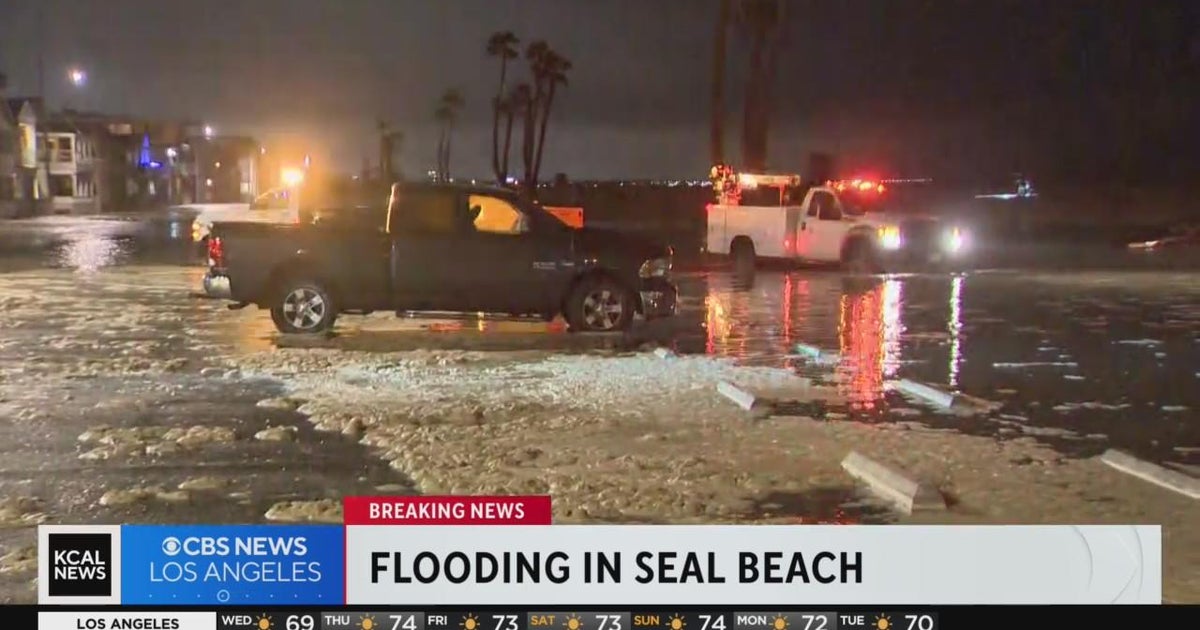 High surf causes flooding in Seal Beach communities - CBS Los Angeles