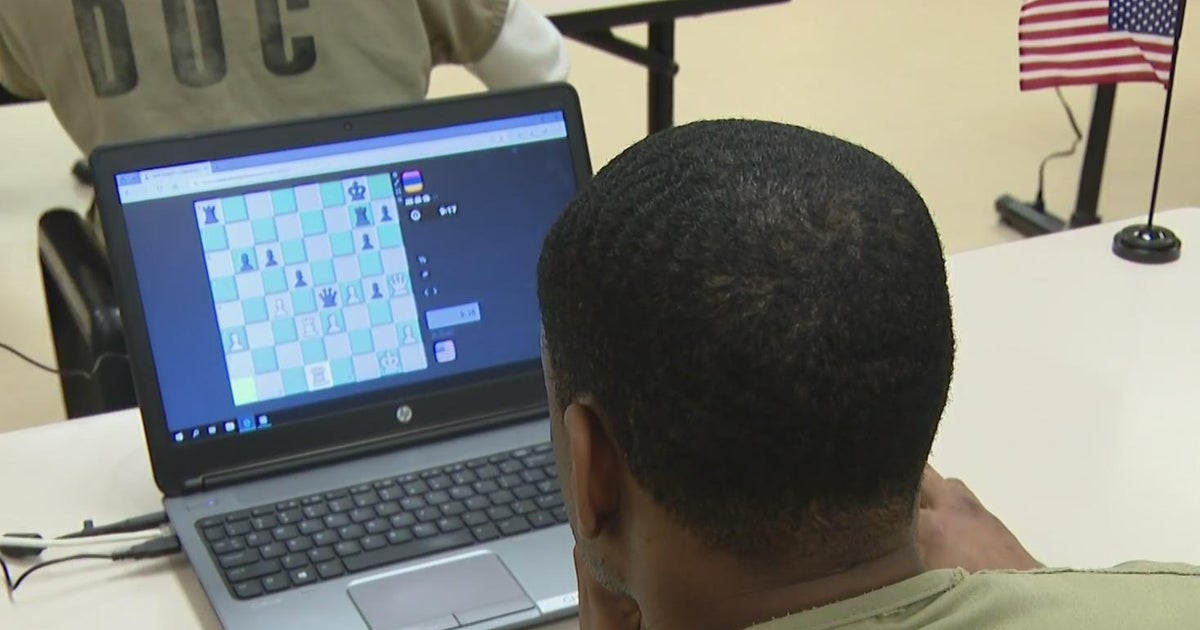 Experts helping Cook County inmates enrich their lives through chess ...